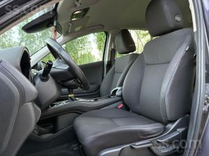 Grey Honda HR-V 2016 in Ogre, with an engine capacity of 1.60 L and mileage of 254 thousand km for 5200 €, photo 10 on AUTOMOTO.COM.LV