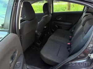 Grey Honda HR-V 2016 in Ogre, with an engine capacity of 1.60 L and mileage of 254 thousand km for 5200 €, photo 11 on AUTOMOTO.COM.LV
