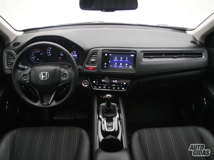 Grey Honda HR-V 2017 in Vilnius, with an engine capacity of 1.60 L and mileage of 184 thousand km for 11999 €, photo 3 on AUTOMOTO.COM.LV