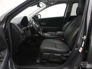 Grey Honda HR-V 2017 in Vilnius, with an engine capacity of 1.60 L and mileage of 184 thousand km for 11999 €, photo 5 on AUTOMOTO.COM.LV