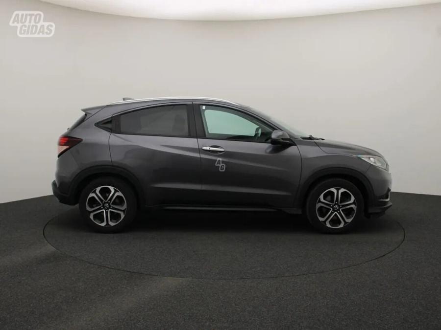 Grey Honda HR-V 2017 in Vilnius, with an engine capacity of 1.60 L and mileage of 184 thousand km for 11999 €, photo 10 on AUTOMOTO.COM.LV