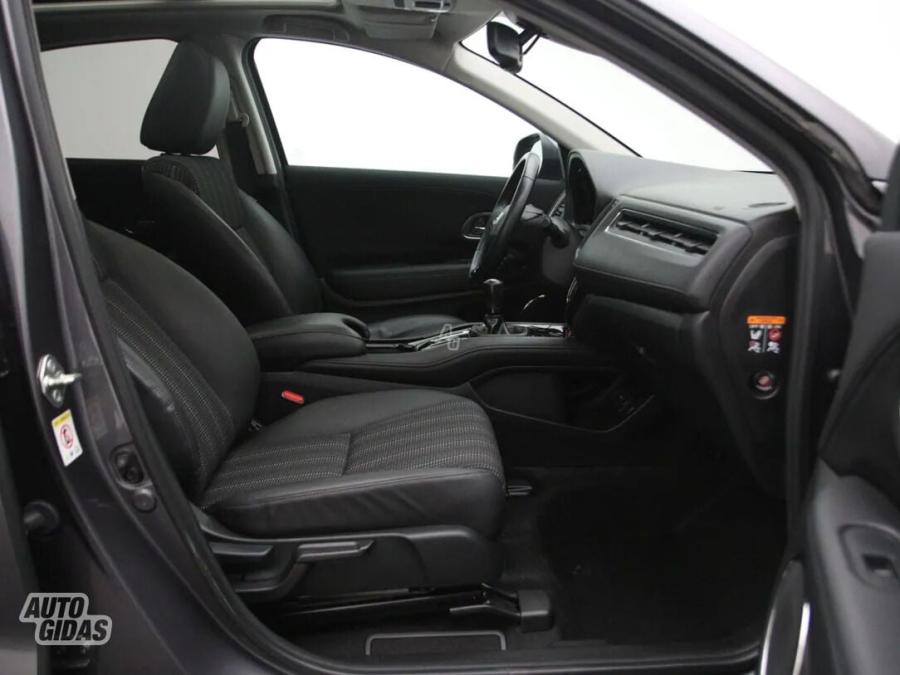 Grey Honda HR-V 2017 in Vilnius, with an engine capacity of 1.60 L and mileage of 184 thousand km for 11999 €, photo 15 on AUTOMOTO.COM.LV