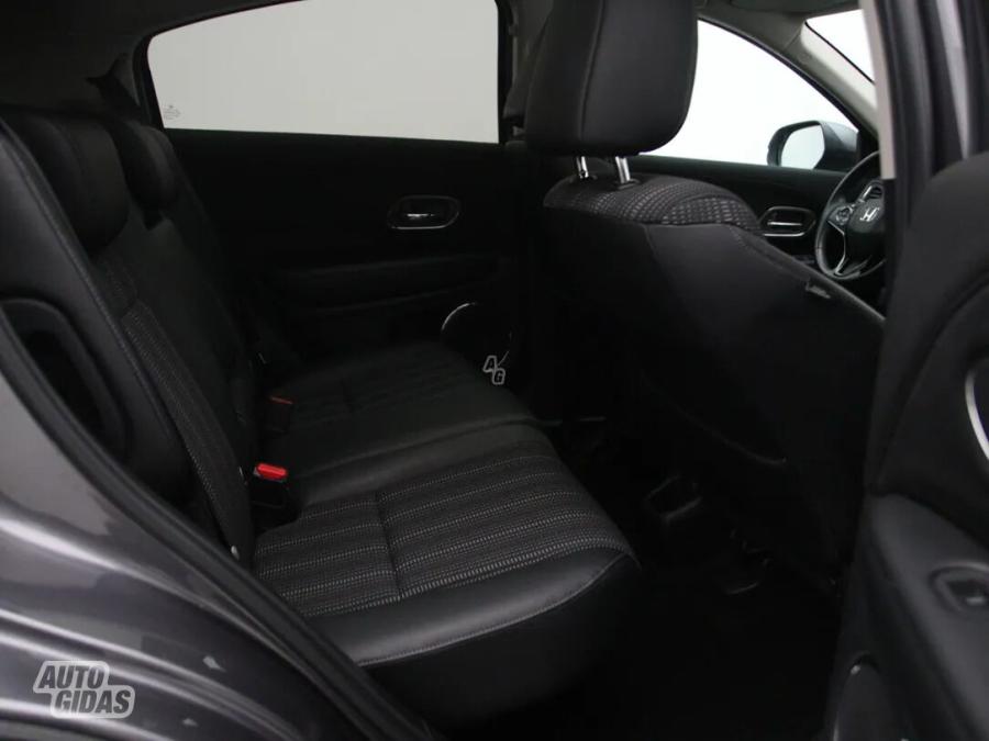 Grey Honda HR-V 2017 in Vilnius, with an engine capacity of 1.60 L and mileage of 184 thousand km for 11999 €, photo 16 on AUTOMOTO.COM.LV