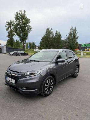 Pelēks Honda HR-V 2017 Viļņa, ar dzinēja tilpumu 1.80 L un nobraukumu 110 tūkst. km par 10500 €, foto  vietnē AUTOMOTO.COM.LV