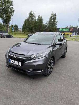 Grey Honda HR-V 2017 in Vilnius, with an engine capacity of 1.80 L and mileage of 110 thousand km for 10500 €, photo 5 on AUTOMOTO.COM.LV