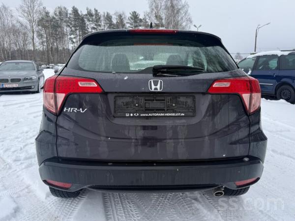 Pelēks Honda HR-V 2018 Rīga, ar dzinēja tilpumu 1.60 L un nobraukumu 0 tūkst. km par 10990 €, foto 6 vietnē AUTOMOTO.COM.LV