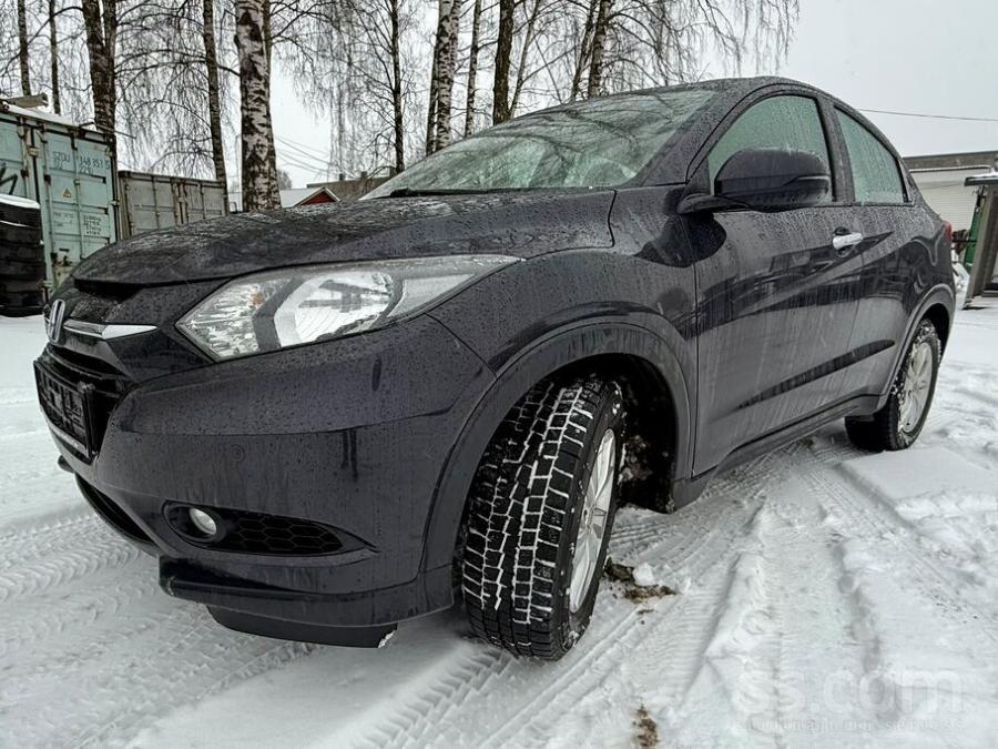 Grey Honda HR-V 2018 in Riga, with an engine capacity of 1.60 L and mileage of 0 thousand km for 10990 €, photo 2 on AUTOMOTO.COM.LV