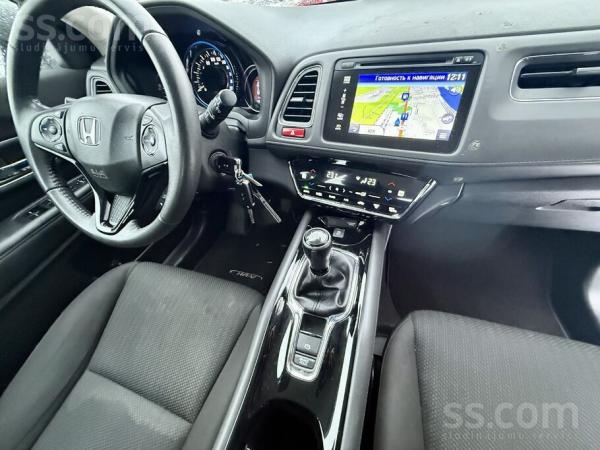 Grey Honda HR-V 2018 in Riga, with an engine capacity of 1.60 L and mileage of 0 thousand km for 10990 €, photo 7 on AUTOMOTO.COM.LV
