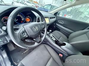 Grey Honda HR-V 2018 in Riga, with an engine capacity of 1.60 L and mileage of 0 thousand km for 10990 €, photo 10 on AUTOMOTO.COM.LV