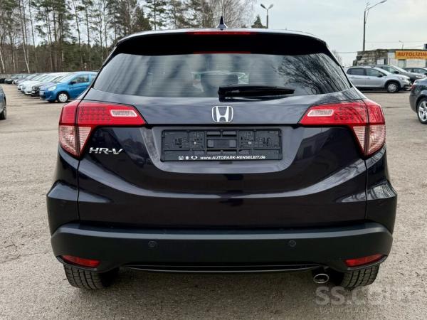 Grey Honda HR-V 2018 in Riga, with an engine capacity of 1.60 L and mileage of 0 thousand km for 9990 €, photo 7 on AUTOMOTO.COM.LV