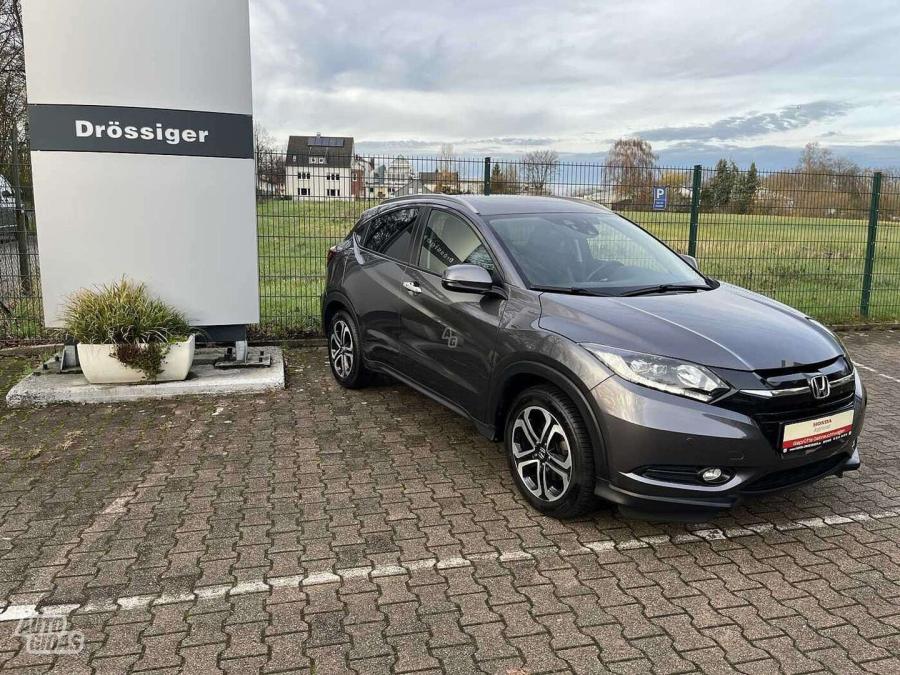 Pelēks Honda HR-V 2021 Kauņa, ar dzinēja tilpumu 1.50 L un nobraukumu 29 tūkst. km par 21875 €, foto 1 vietnē AUTOMOTO.COM.LV