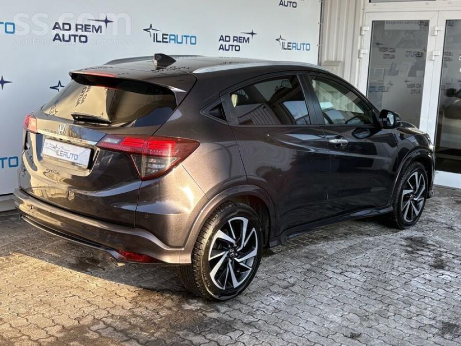 Pelēks Honda HR-V 2021 Rīga, ar dzinēja tilpumu 1.50 L un nobraukumu 54 tūkst. km par 18500 €, foto 4 vietnē AUTOMOTO.COM.LV