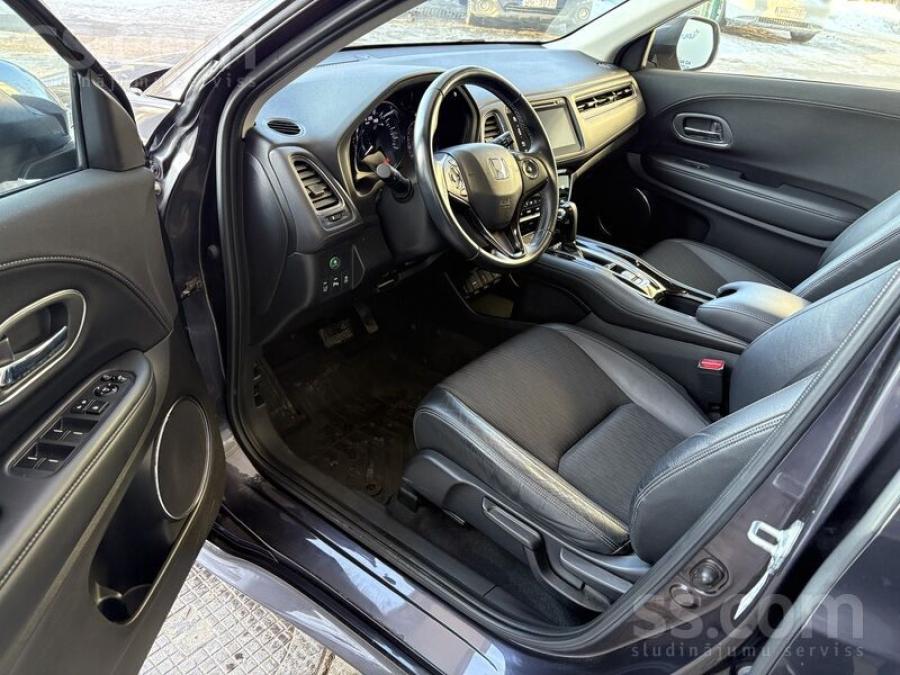 Pelēks Honda HR-V 2021 Rīga, ar dzinēja tilpumu 1.50 L un nobraukumu 54 tūkst. km par 18500 €, foto 7 vietnē AUTOMOTO.COM.LV