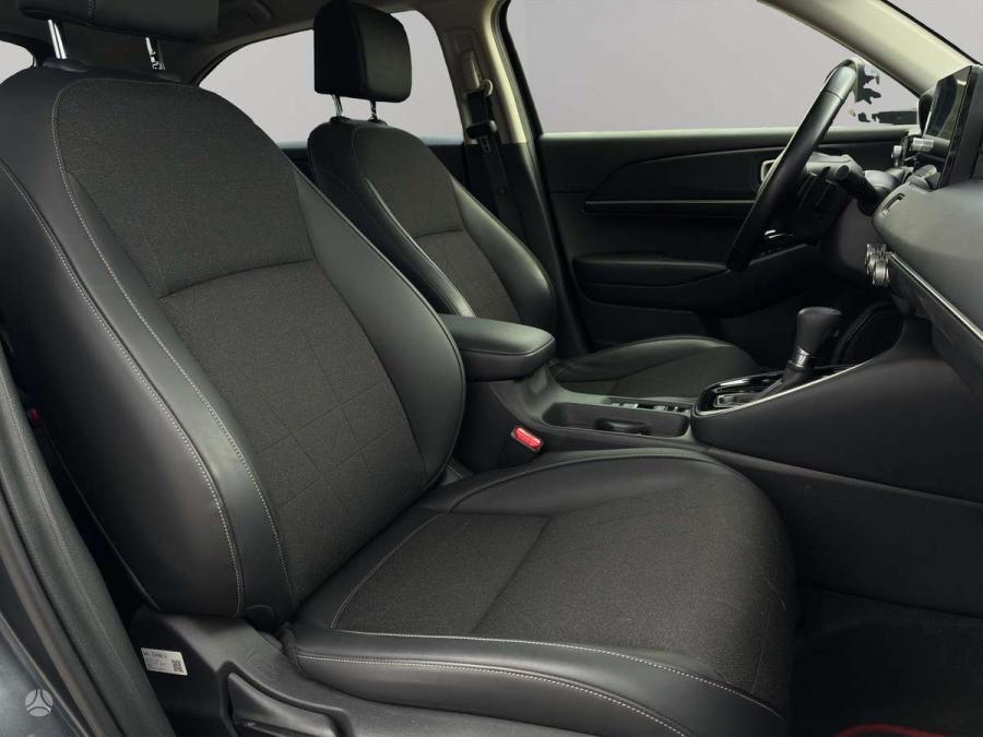 Grey Honda HR-V 2022 in Klaipeda, with an engine capacity of 1.50 L and mileage of 34 thousand km for 24999 €, photo 9 on AUTOMOTO.COM.LV