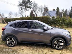 Grey Honda HR-V 2017 in Tallinn, with an engine capacity of 1.50 L and mileage of 92 thousand km for 14500 €, photo 5 on AUTOMOTO.COM.LV