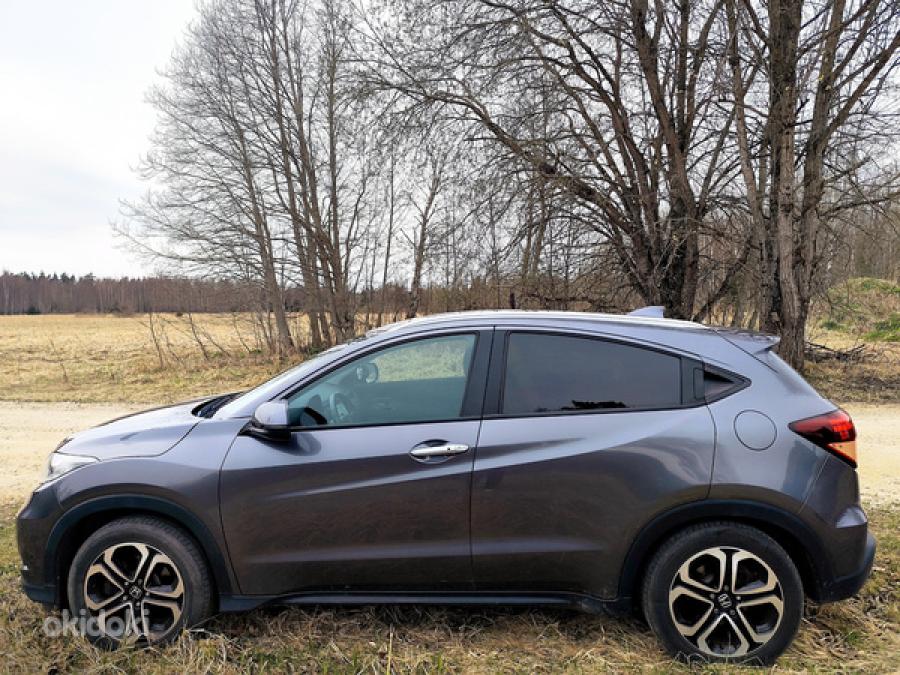 Grey Honda HR-V 2017 in Tallinn, with an engine capacity of 1.50 L and mileage of 92 thousand km for 14500 €, photo 9 on AUTOMOTO.COM.LV