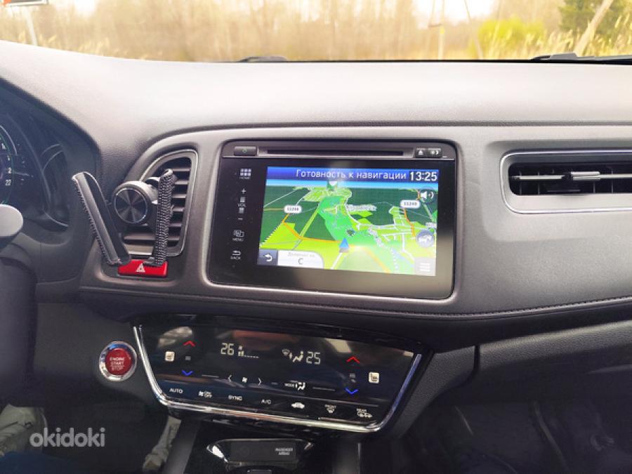 Grey Honda HR-V 2017 in Tallinn, with an engine capacity of 1.50 L and mileage of 92 thousand km for 14500 €, photo 14 on AUTOMOTO.COM.LV