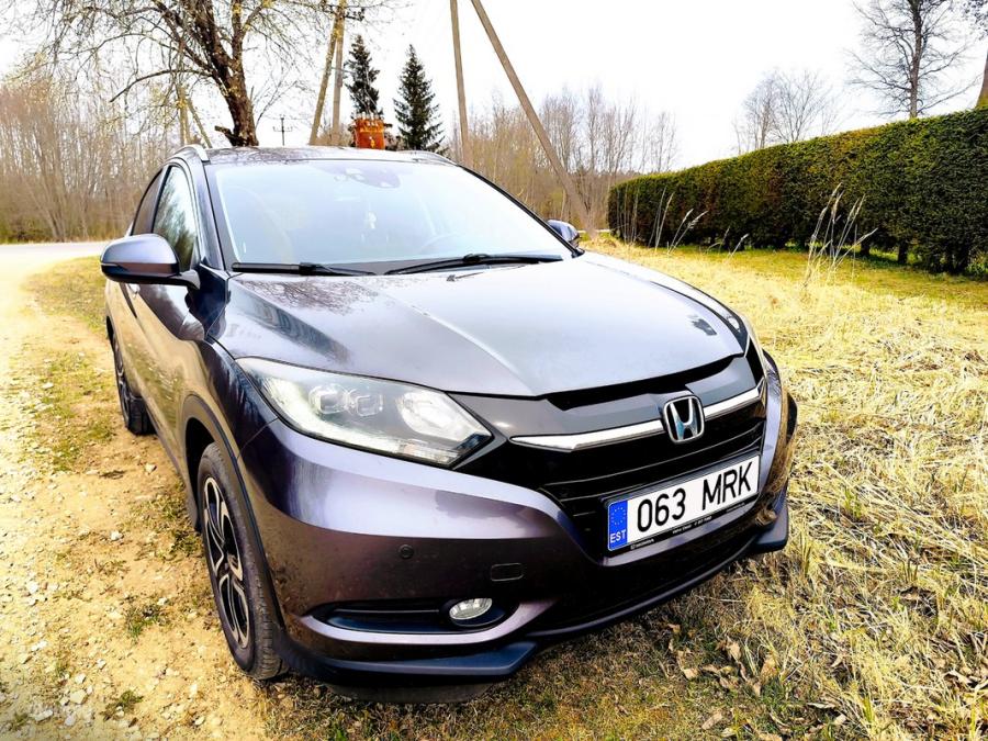 Grey Honda HR-V 2017 in Tallinn, with an engine capacity of 1.50 L and mileage of 92 thousand km for 14500 €, photo 18 on AUTOMOTO.COM.LV