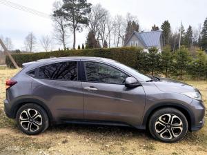 Grey Honda HR-V 2017 in Tallinn, with an engine capacity of 1.50 L and mileage of 92 thousand km for 14500 €, photo 20 on AUTOMOTO.COM.LV