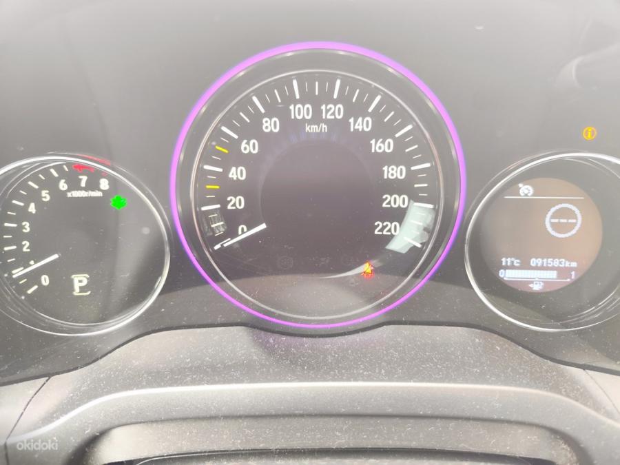 Grey Honda HR-V 2017 in Tallinn, with an engine capacity of 1.50 L and mileage of 92 thousand km for 14500 €, photo 21 on AUTOMOTO.COM.LV