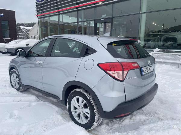 Pelēks Honda HR-V 2018 Viļņa, ar dzinēja tilpumu 1.50 L un nobraukumu 110 tūkst. km par 12990 €, foto 5 vietnē AUTOMOTO.COM.LV