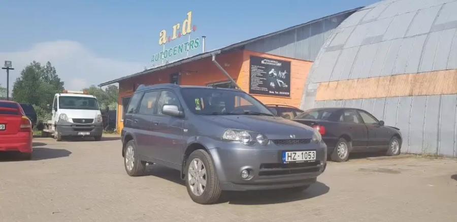 Pelēks Honda HR-V 2004 Valmiera, ar dzinēja tilpumu 1.60 L un nobraukumu 277 tūkst. km par 1600 €, foto 1 vietnē AUTOMOTO.COM.LV