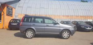 Pelēks Honda HR-V 2004 Valmiera, ar dzinēja tilpumu 1.60 L un nobraukumu 277 tūkst. km par 1600 €, foto 3 vietnē AUTOMOTO.COM.LV