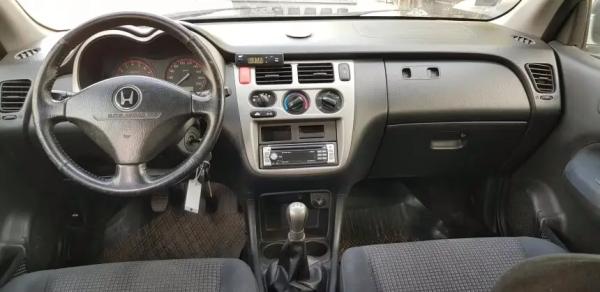 Pelēks Honda HR-V 2004 Valmiera, ar dzinēja tilpumu 1.60 L un nobraukumu 277 tūkst. km par 1600 €, foto 9 vietnē AUTOMOTO.COM.LV