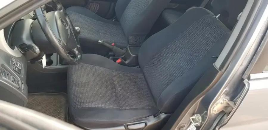 Pelēks Honda HR-V 2004 Valmiera, ar dzinēja tilpumu 1.60 L un nobraukumu 277 tūkst. km par 1600 €, foto 12 vietnē AUTOMOTO.COM.LV