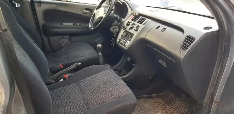 Pelēks Honda HR-V 2004 Valmiera, ar dzinēja tilpumu 1.60 L un nobraukumu 277 tūkst. km par 1600 €, foto 13 vietnē AUTOMOTO.COM.LV
