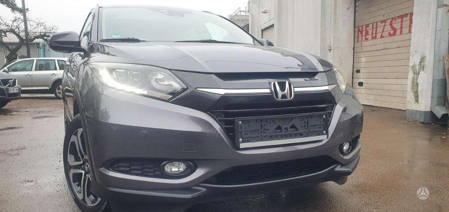 Pelēks Honda HR-V 2015 Kauņa, ar dzinēja tilpumu 1.60 L un nobraukumu 200 tūkst. km par 10499 €, foto 1 vietnē AUTOMOTO.COM.LV