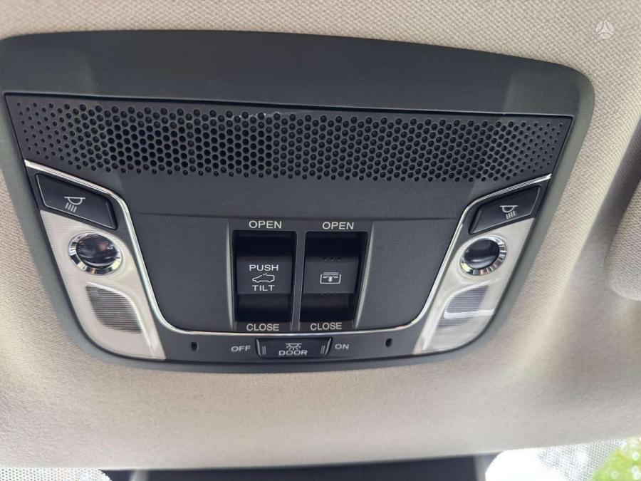 Grey Honda HR-V 2017 in Kaunas, with an engine capacity of 1.60 L and mileage of 238 thousand km for 9950 €, photo 25 on AUTOMOTO.COM.LV