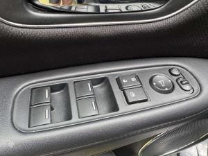 Grey Honda HR-V 2017 in Kaunas, with an engine capacity of 1.60 L and mileage of 238 thousand km for 9950 €, photo 27 on AUTOMOTO.COM.LV