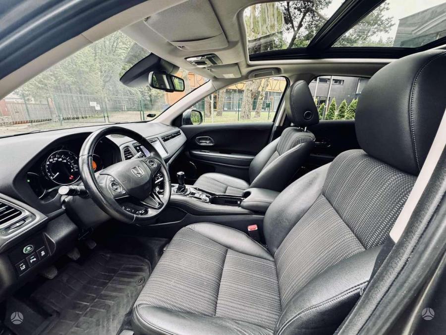 Pelēks Honda HR-V 2017 Kauņa, ar dzinēja tilpumu 1.60 L un nobraukumu 238 tūkst. km par 10000 €, foto 6 vietnē AUTOMOTO.COM.LV