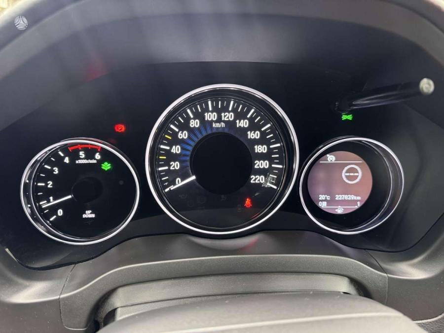 Pelēks Honda HR-V 2017 Kauņa, ar dzinēja tilpumu 1.60 L un nobraukumu 238 tūkst. km par 10000 €, foto 24 vietnē AUTOMOTO.COM.LV