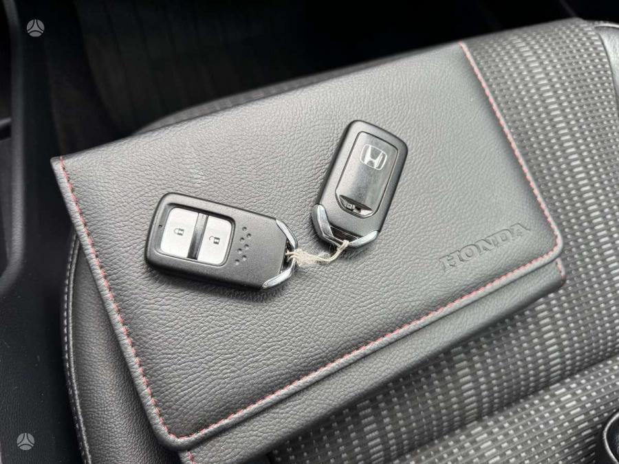 Pelēks Honda HR-V 2017 Kauņa, ar dzinēja tilpumu 1.60 L un nobraukumu 238 tūkst. km par 10000 €, foto 26 vietnē AUTOMOTO.COM.LV