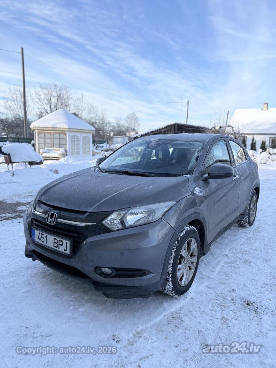 Pelēks Honda HR-V 2015 Tallina, ar dzinēja tilpumu 1.50 L un nobraukumu 119 tūkst. km par 10900 €, foto 1 vietnē AUTOMOTO.COM.LV