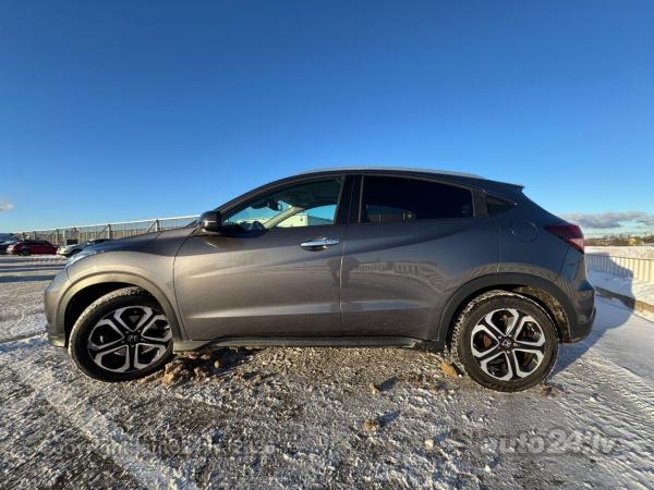 Grey Honda HR-V 2016 in Tallinn, with an engine capacity of 1.50 L and mileage of 132 thousand km for 11500 €, photo 2 on AUTOMOTO.COM.LV