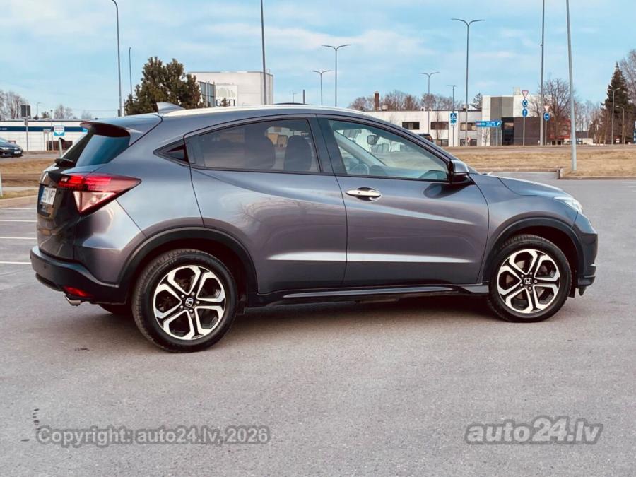 Pelēks Honda HR-V 2016 Tartu, ar dzinēja tilpumu 1.50 L un nobraukumu 133 tūkst. km par 12800 €, foto 5 vietnē AUTOMOTO.COM.LV