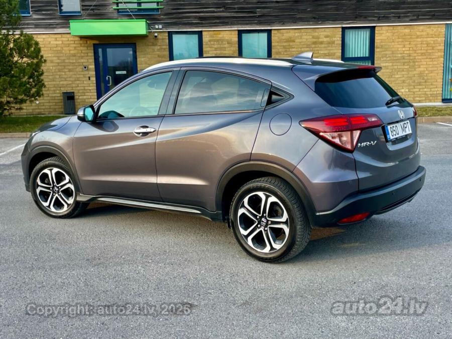 Pelēks Honda HR-V 2016 Tartu, ar dzinēja tilpumu 1.50 L un nobraukumu 133 tūkst. km par 12800 €, foto 8 vietnē AUTOMOTO.COM.LV