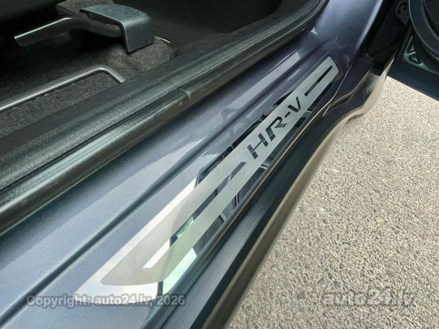 Pelēks Honda HR-V 2016 Tartu, ar dzinēja tilpumu 1.50 L un nobraukumu 133 tūkst. km par 12800 €, foto 20 vietnē AUTOMOTO.COM.LV
