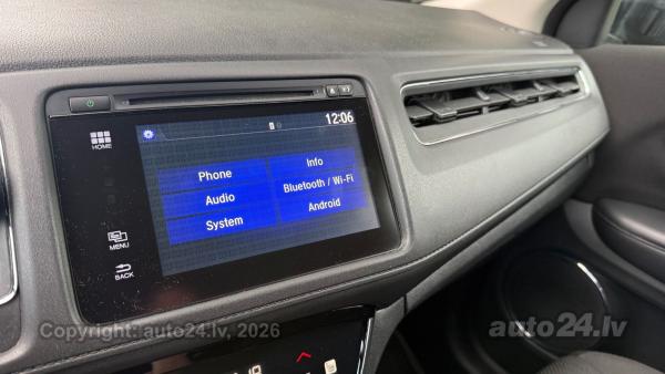 Pelēks Honda HR-V 2017 Tallina, ar dzinēja tilpumu 1.50 L un nobraukumu 126 tūkst. km par 11690 €, foto 7 vietnē AUTOMOTO.COM.LV