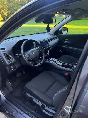 Pelēks Honda HR-V 2017 Tallina, ar dzinēja tilpumu 1.50 L un nobraukumu 115 tūkst. km par 13000 €, foto 7 vietnē AUTOMOTO.COM.LV