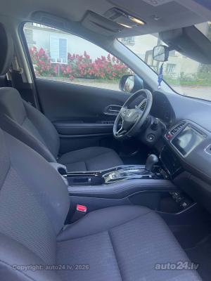 Pelēks Honda HR-V 2017 Tallina, ar dzinēja tilpumu 1.50 L un nobraukumu 115 tūkst. km par 13000 €, foto 8 vietnē AUTOMOTO.COM.LV