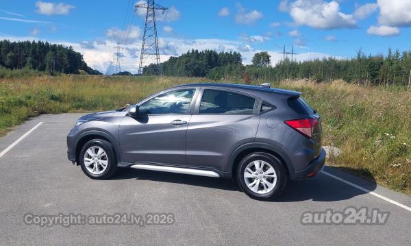 Pelēks Honda HR-V 2018 Tallina, ar dzinēja tilpumu 1.50 L un nobraukumu 150 tūkst. km par 14200 €, foto 6 vietnē AUTOMOTO.COM.LV