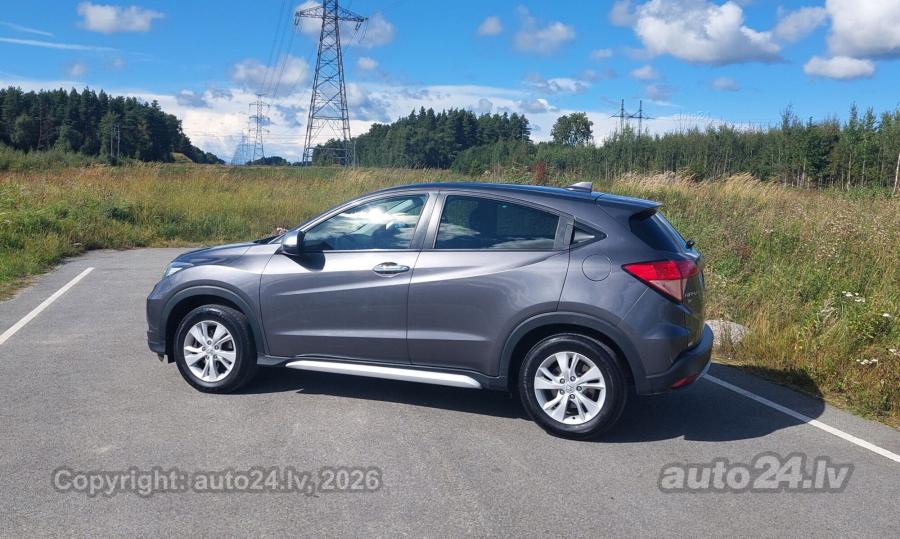 Grey Honda HR-V 2018 in Tallinn, with an engine capacity of 1.50 L and mileage of 150 thousand km for 14200 €, photo 7 on AUTOMOTO.COM.LV