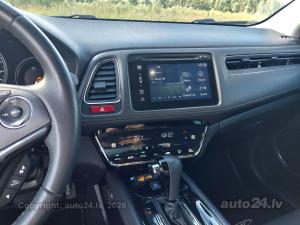 Grey Honda HR-V 2018 in Tallinn, with an engine capacity of 1.50 L and mileage of 150 thousand km for 14200 €, photo 14 on AUTOMOTO.COM.LV