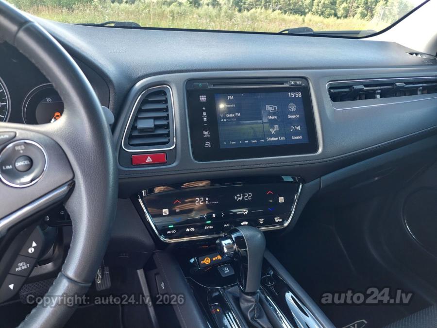 Grey Honda HR-V 2018 in Tallinn, with an engine capacity of 1.50 L and mileage of 150 thousand km for 14200 €, photo 14 on AUTOMOTO.COM.LV