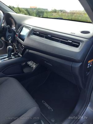 Grey Honda HR-V 2018 in Tallinn, with an engine capacity of 1.50 L and mileage of 150 thousand km for 14200 €, photo 18 on AUTOMOTO.COM.LV