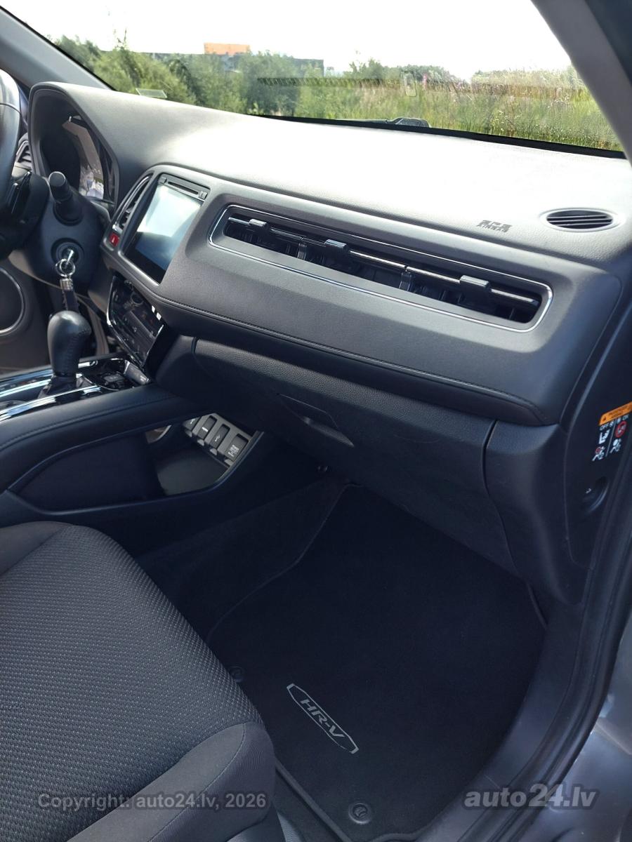 Grey Honda HR-V 2018 in Tallinn, with an engine capacity of 1.50 L and mileage of 150 thousand km for 14200 €, photo 18 on AUTOMOTO.COM.LV